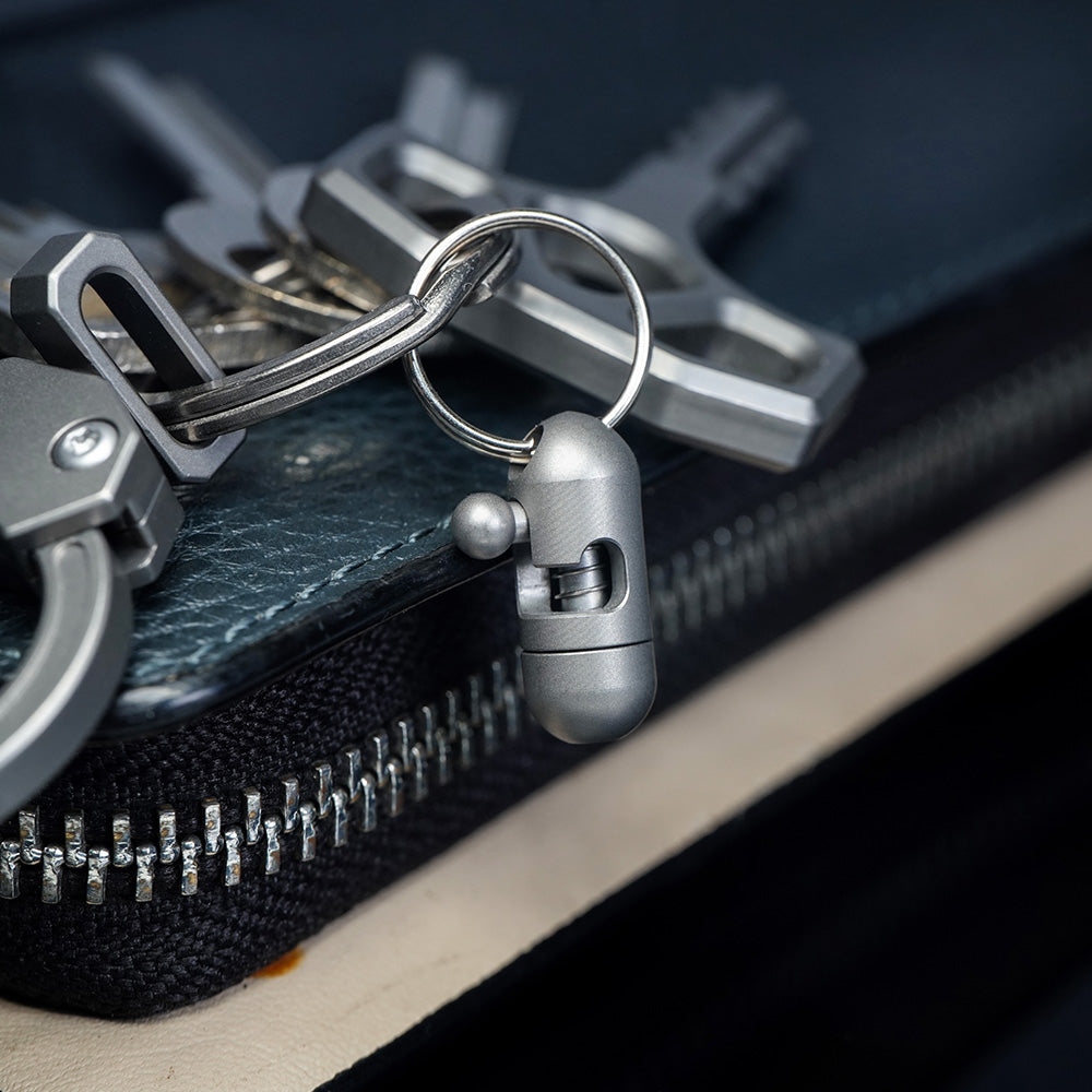 PeaCut- Titanium Bolt EDC Keychain Box Cutter| Tritium Pendant (Tritiu ...